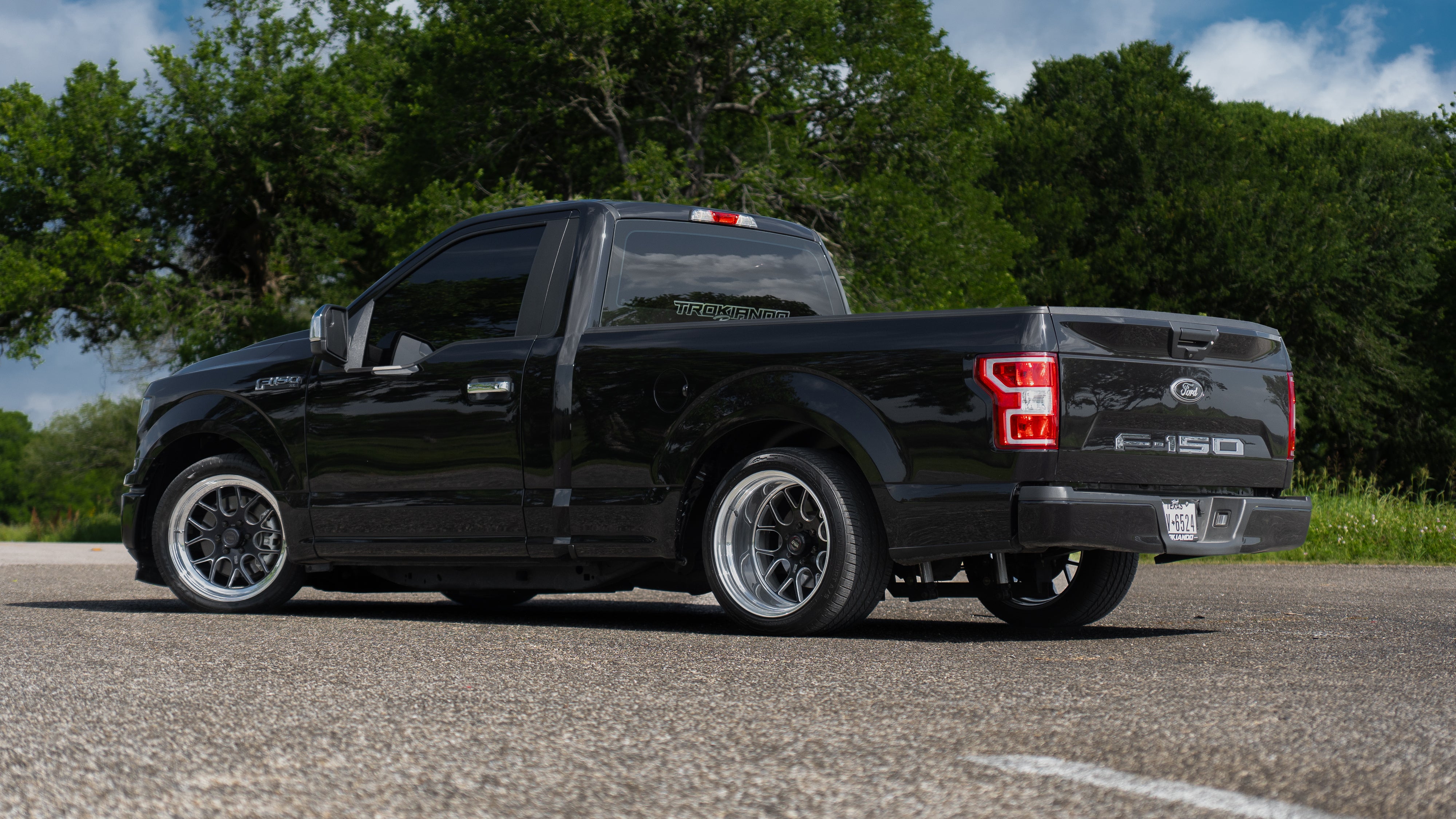 CURRENT GIVEAWAY – Trokiando